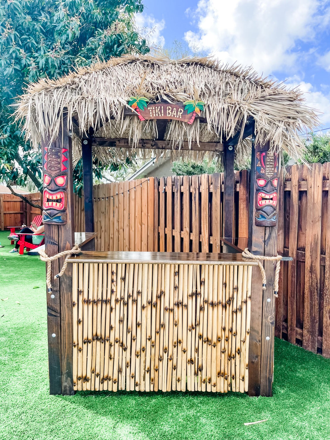 Tiki Bars & Cabanas – White Sands Tiki Bars